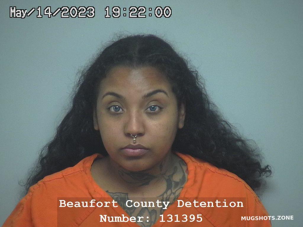 DIAMON RONIQUE MCFADDEN 05/14/2023 - Beaufort County Mugshots Zone