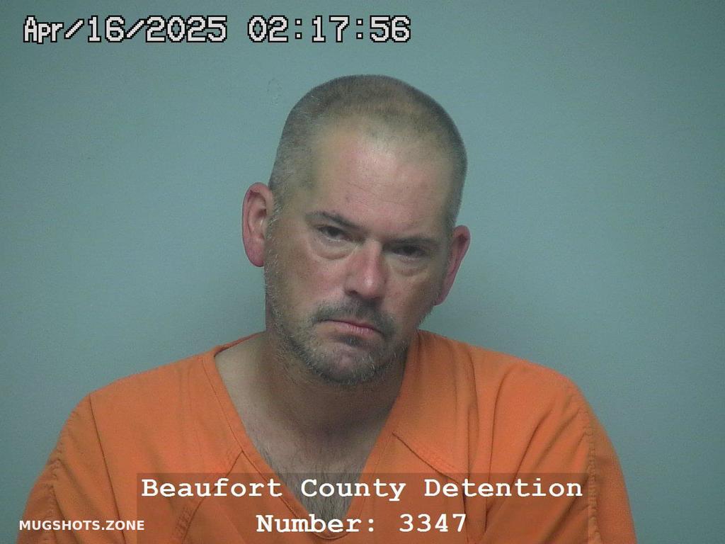 JONATHAN MICHAEL DAVIS 04/15/2025 - Beaufort County Mugshots Zone