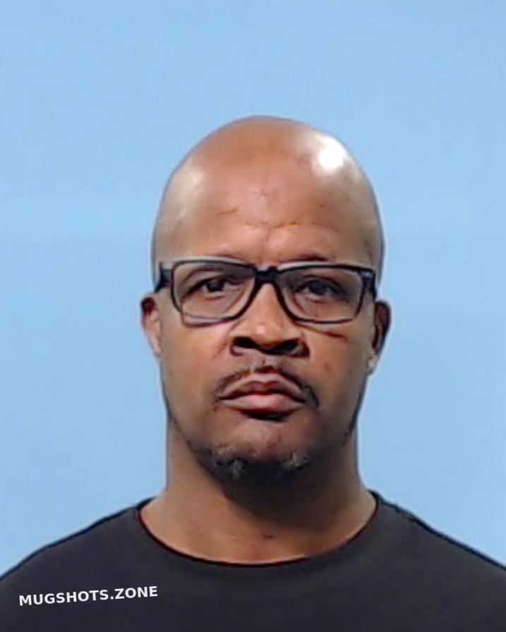 EVERETTE DWAYNE YNES 11/04/2021 - Brazoria County Mugshots Zone