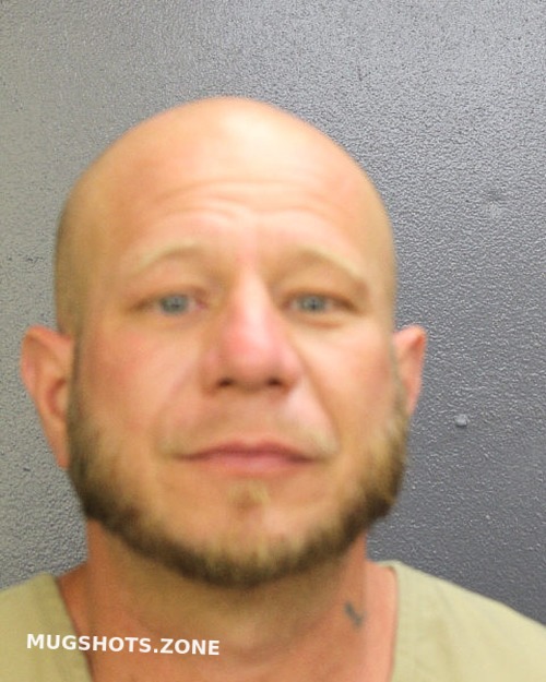 LARREA MICHAEL 05/18/2021 - Broward County Mugshots Zone