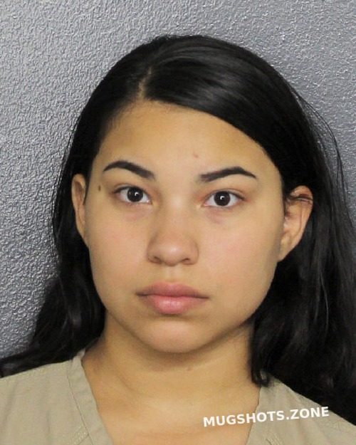 Alexandra Luna's Instagram, Twitter & Facebook on IDCrawl