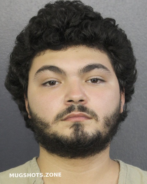LOPEZ CESAR 09/29/2021 - Broward County Mugshots Zone