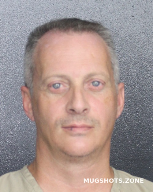 VIOLA CHRISTOPHER THOMAS 10/05/2021 - Broward County Mugshots Zone