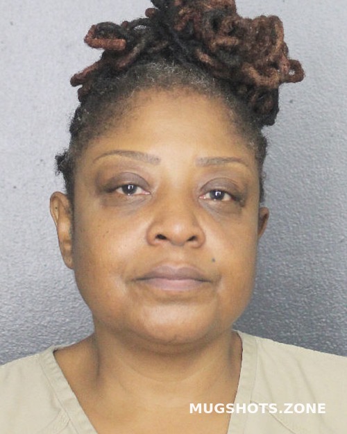 WHITE CLEMMIE ELIZABETH FAVOR 11/04/2021 - Broward County Mugshots Zone
