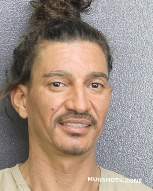 CRUZ EFRAIN ALAMO 11/17/2021 - Broward County Mugshots Zone