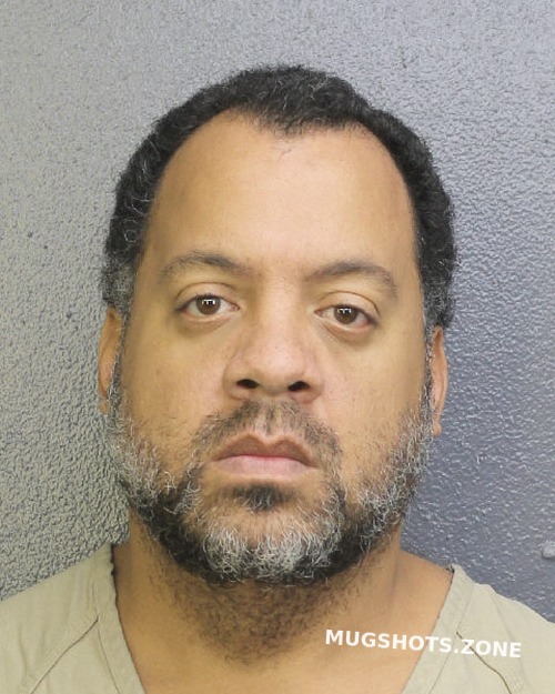 COLLAZO ALEX 12/01/2021 - Broward County Mugshots Zone