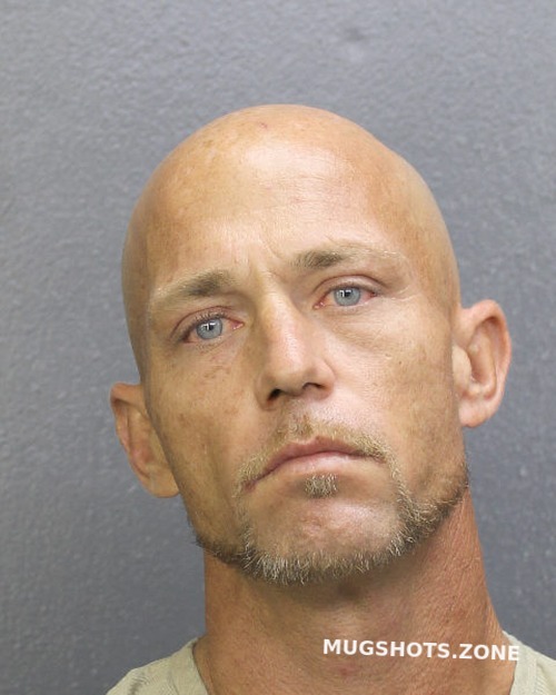 DAVIS KENNETH AUSTIN 12/07/2021 - Broward County Mugshots Zone