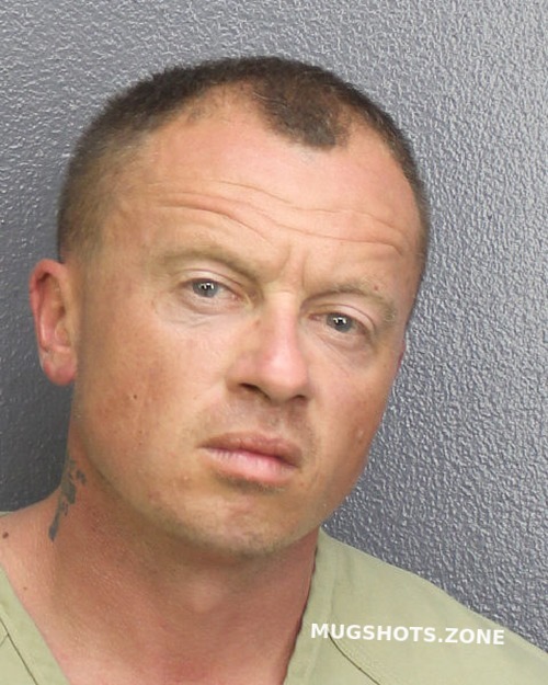 LARACUENTE DAVID VINCENT 12/13/2021 - Broward County Mugshots Zone