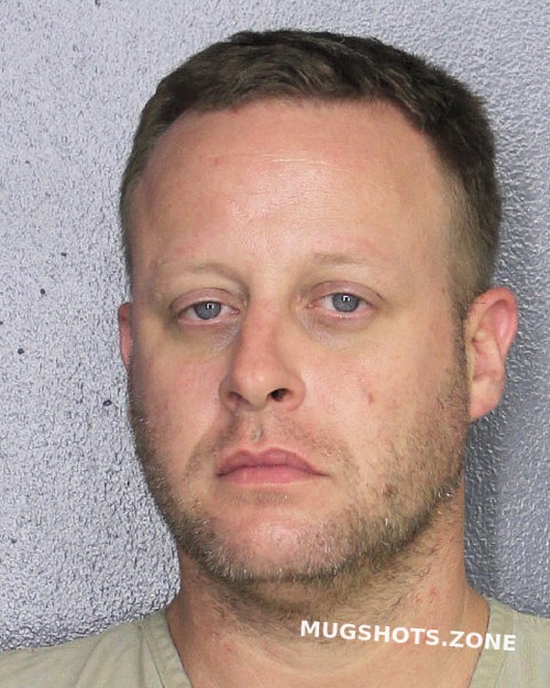 RODDY STEVEN DOUGLAS 12/15/2021 - Broward County Mugshots Zone