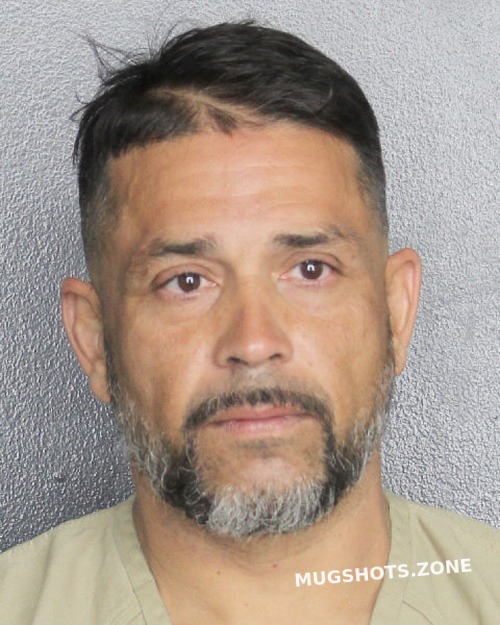 SANTIAGO ERIBERTO JULIO 07/04/2022 - Broward County Mugshots Zone