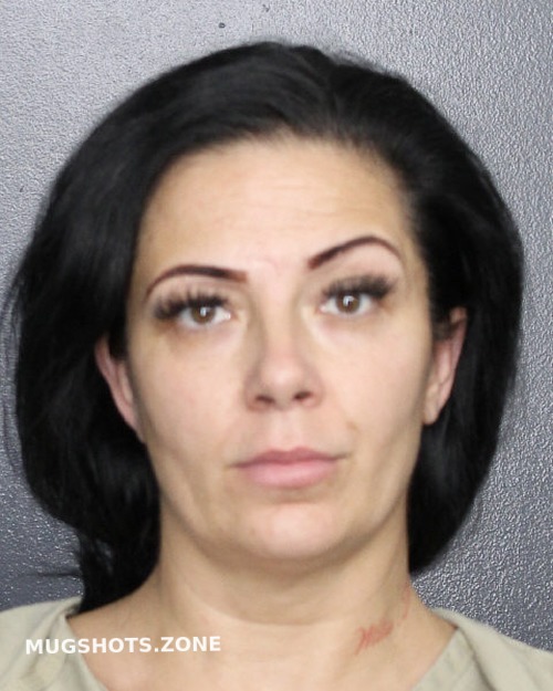 EDWARDS STARLA SUMMER RAY 08/09/2022 - Broward County Mugshots Zone