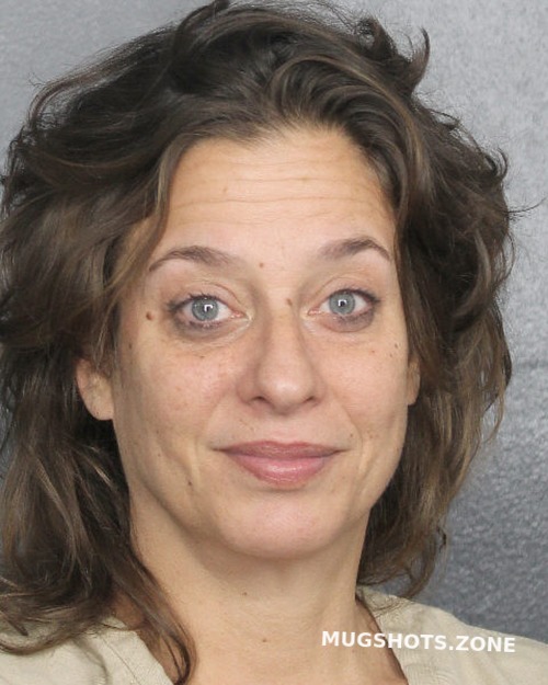 PEREZ MAYELIN 05/01/2023 - Broward County Mugshots Zone