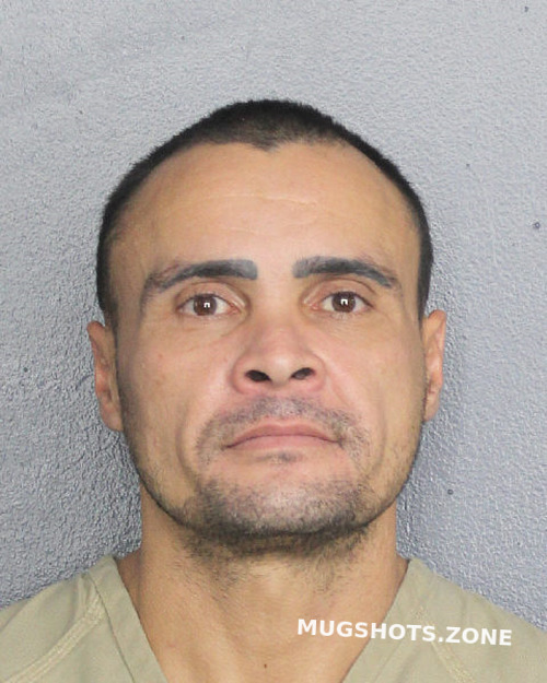 SANTIAGO AROCHO ALFREDO 09/15/2023 - Broward County Mugshots Zone