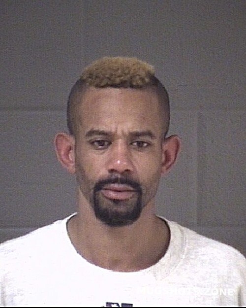 MOORE MARCUS 11/04/2021 - Buncombe County Mugshots Zone