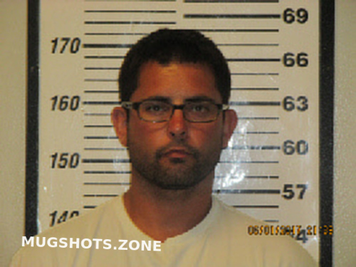 ARROYO DEREK LOUIS 05/16/2021 - Carteret County Mugshots Zone