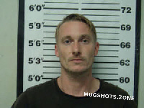LAND JOSEPH DUSTIN 11/08/2022 - Carteret County Mugshots Zone