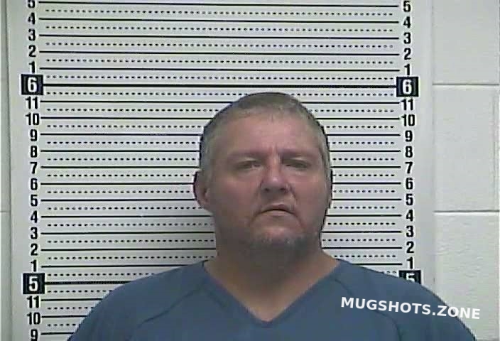 LUTTRELL DERICK SHANNON 10/31/2022 - Casey County Mugshots Zone