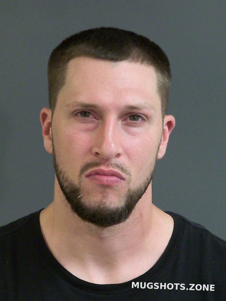 MACKINNON GARTH CHRISTIAN 04/25/2021 - Charleston County Mugshots Zone