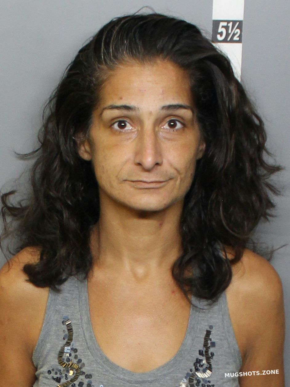 MOTTA GUEDES JENNIFER 10/13/2022 - Charlotte County Mugshots Zone