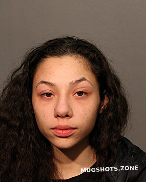 ARIEL WALLACE 04/21/2022 - Chicago Mugshots Zone