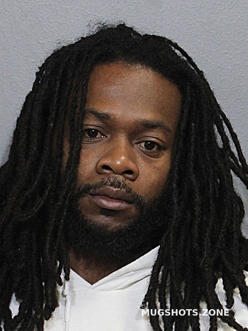 VICTOR R SHORT 10/19/2025 - Chicago Mugshots Zone