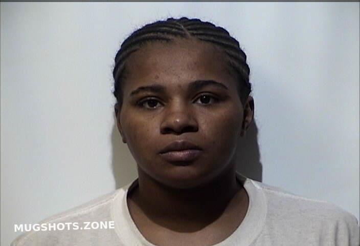 ELLIOTT ORLEXUS LAR'FINDRA 08/25/2021 - Christian County Mugshots Zone