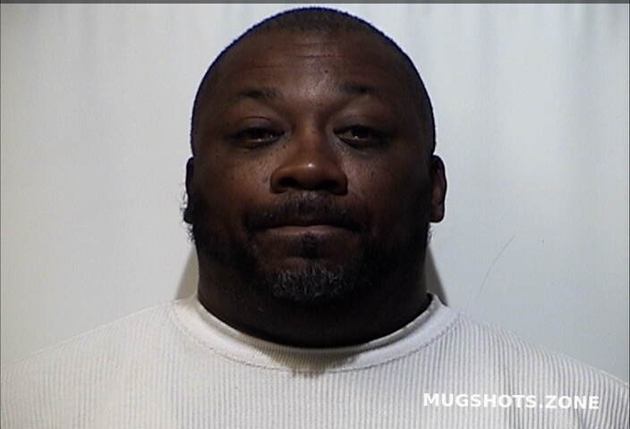 LOWE STEVEN LAMONT 10/12/2022 - Christian County Mugshots Zone LOWE STEVEN LAMONT 10/12/2022 - Christian County Mugshots Zone