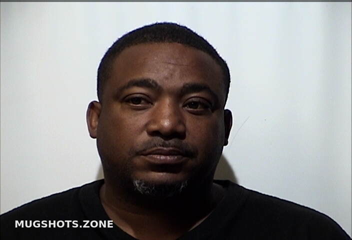 MOORE DARRELL DEWAYNE 11/10/2022 - Christian County Mugshots Zone MOORE DARRELL DEWAYNE 11/10/2022 - Christian County Mugshots Zone