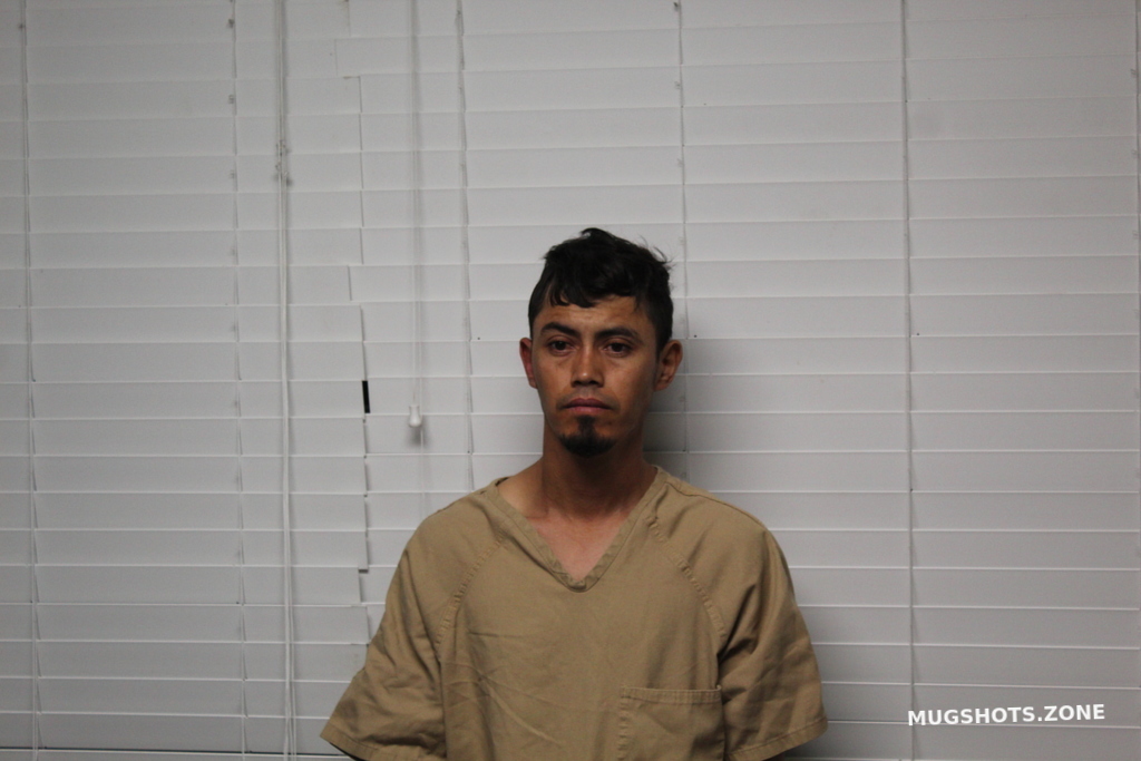 HERNANDEZ-DERAS NELSON 10/22/2025 - Christian County Mugshots Zone