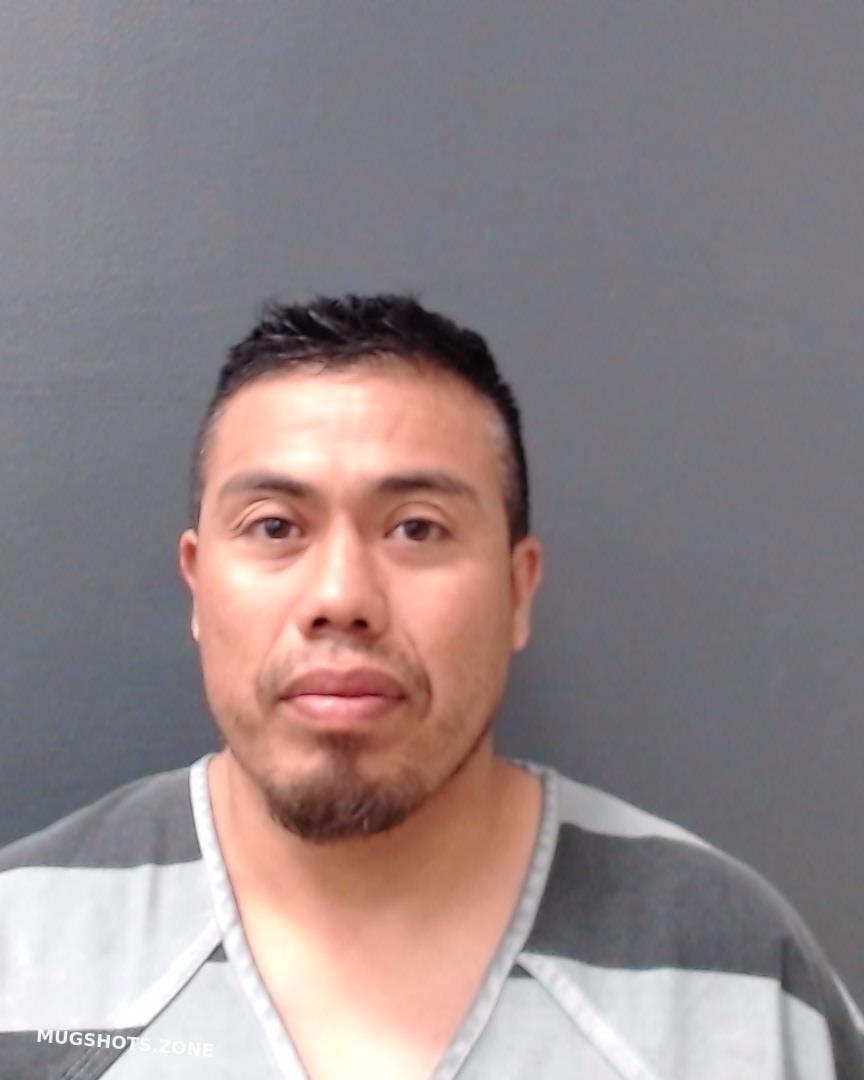 ROBLES LEONEL PEREZ 04/18/2023 - Comal County Mugshots Zone