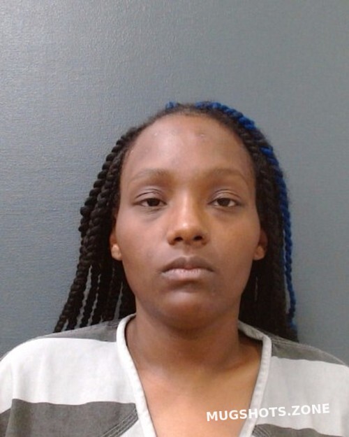 DAVIS DEANDRA DARRA 05/07/2025 - Comal County Mugshots Zone