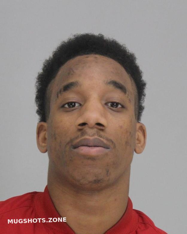 DAVIS TRAVON 11/18/2021 - Dallas County Mugshots Zone