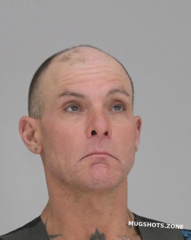 ROBERTS JASON 01/04/2022 - Dallas County Mugshots Zone