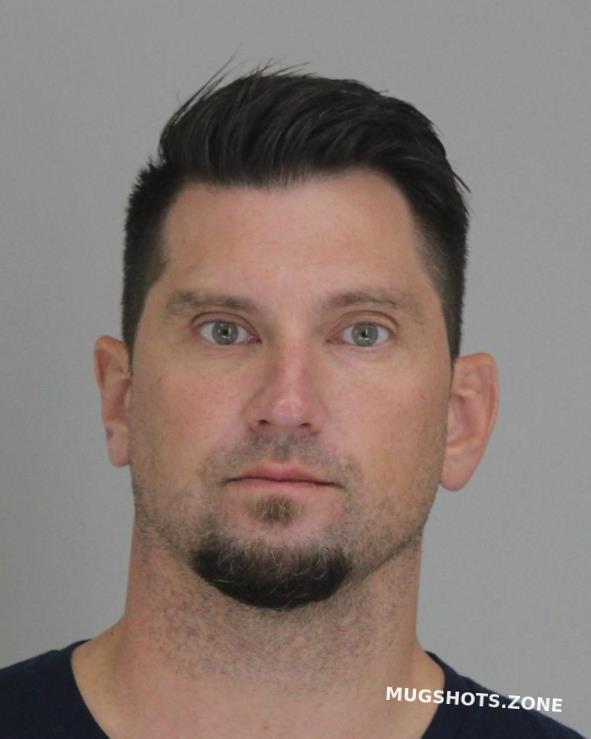 BOWEN BRANDON 11/17/2022 - Dallas County Mugshots Zone