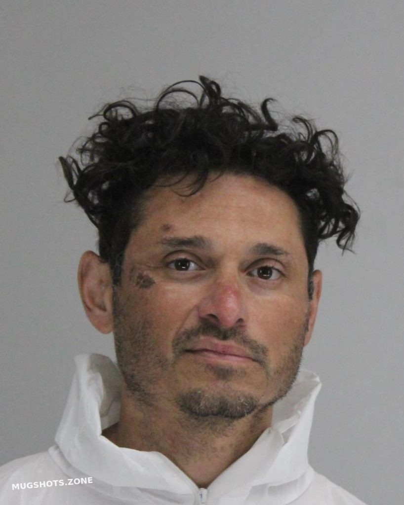 VELAZQUEZ ALBERTO 04/17/2025 - Dallas County Mugshots Zone