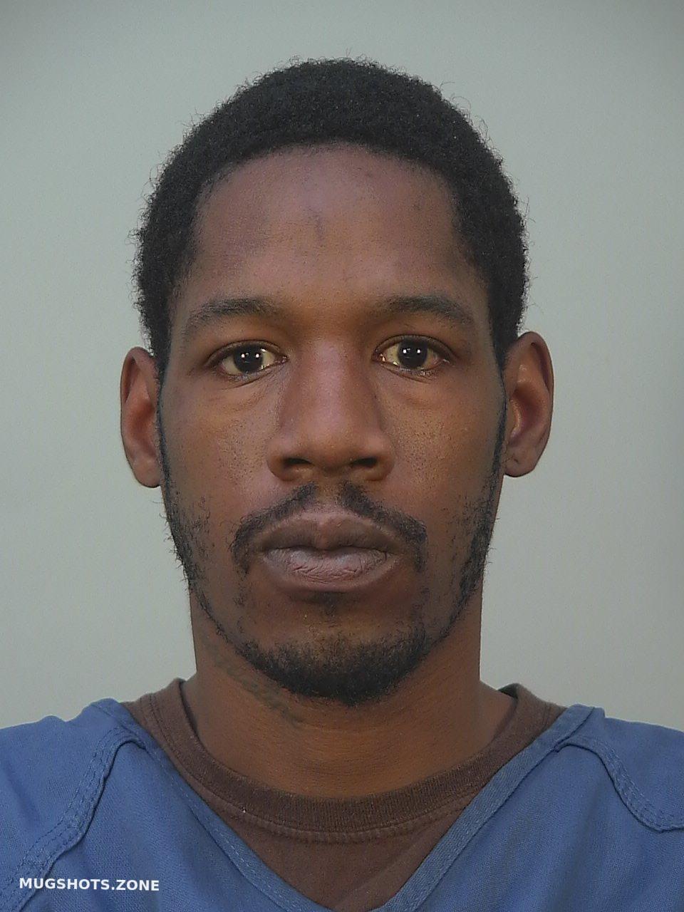 YOUNG LADARRIUS D 11/26/2022 - Dane County Mugshots Zone