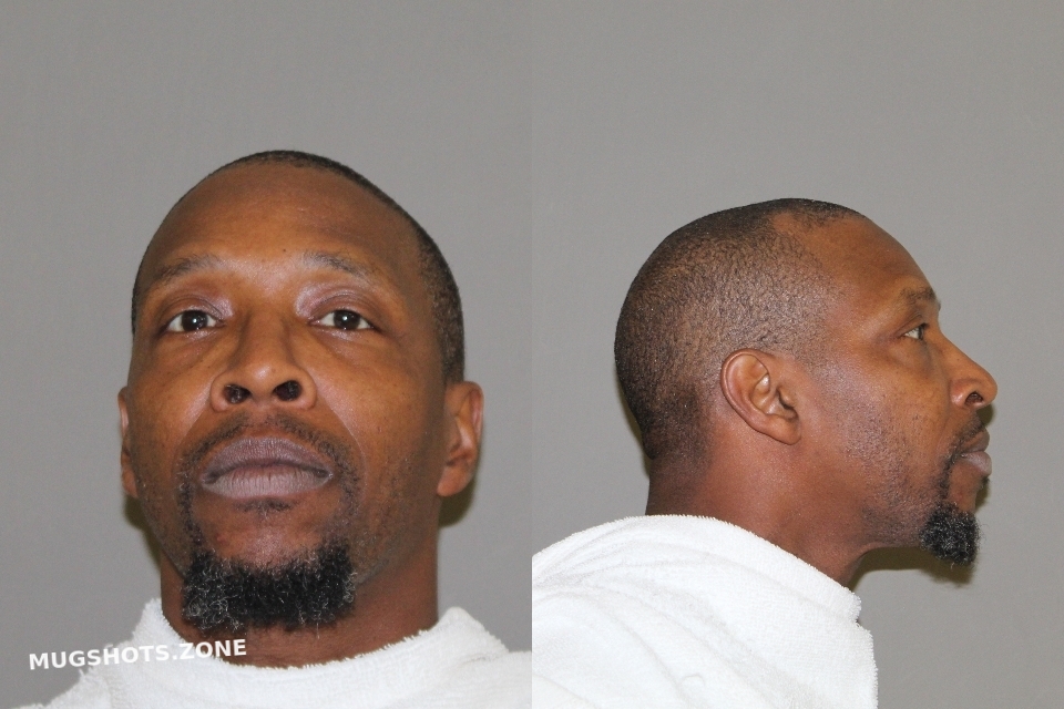 MOORE REGINALD DEWAYNE 06/02/2021 - Denton County Mugshots Zone