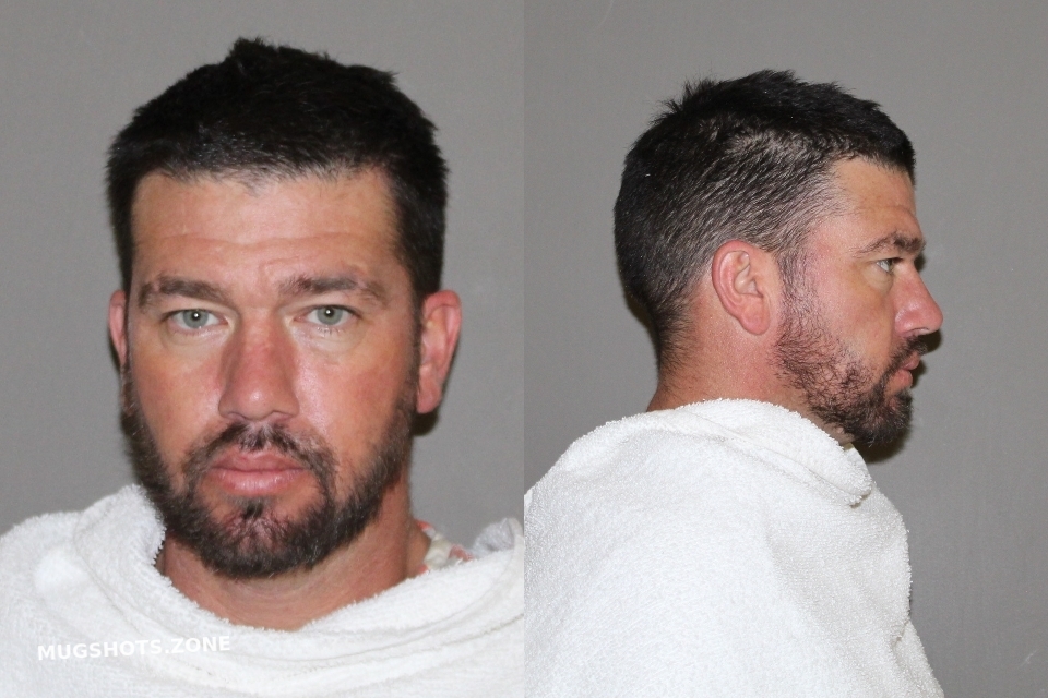 REYES AARON LEON 10/30/2021 - Denton County Mugshots Zone