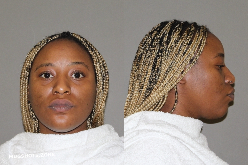 LEE RONEISHA RONA 04/12/2022 - Denton County Mugshots Zone