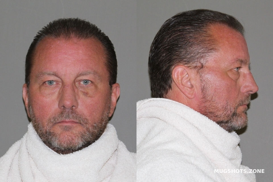 ROWBERRY CHRISTOPHER THOMAS 10/19/2022 - Denton County Mugshots Zone