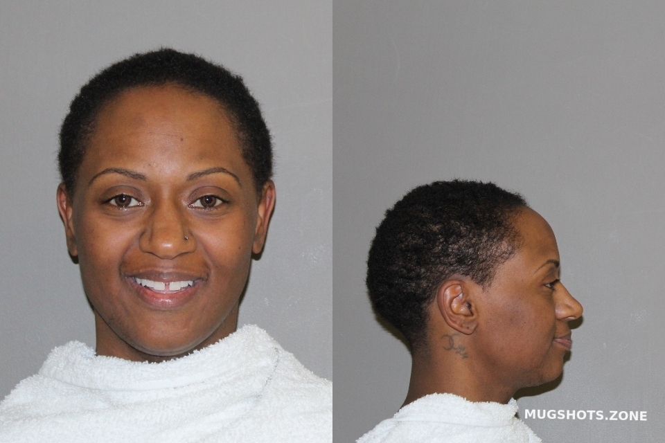 BROWN ADRIENNE SIMONE 12/07/2022 - Denton County Mugshots Zone