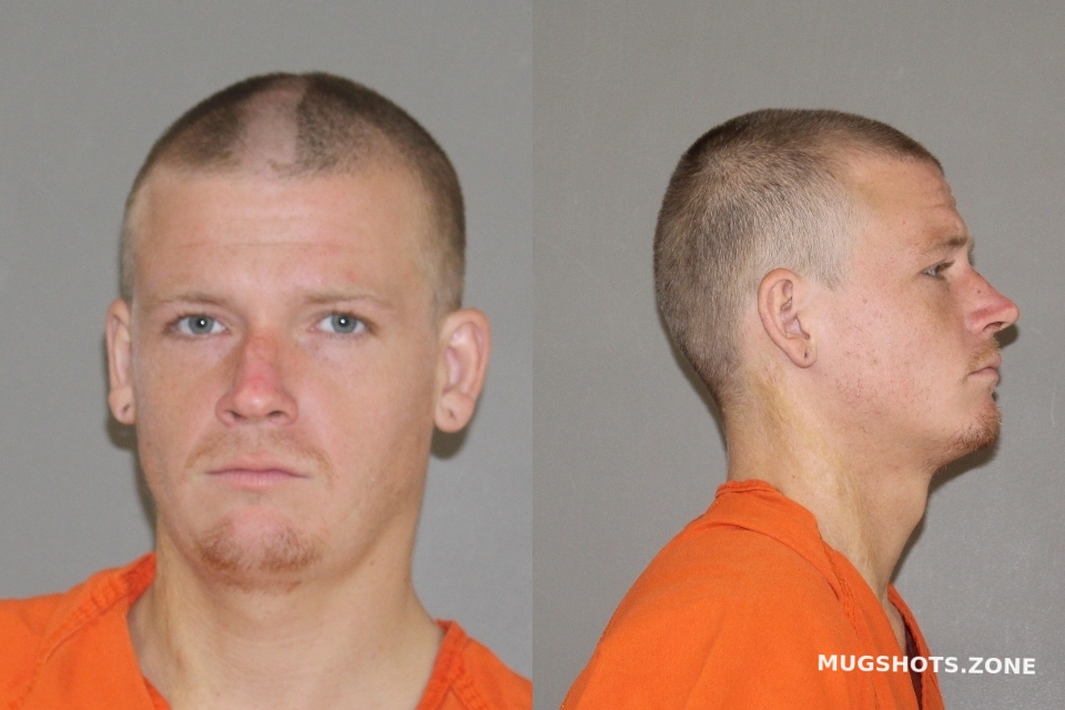 DAVIS DAKOTA CHRISTOPHER LEON 05/26/2025 - Denton County Mugshots Zone