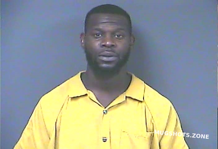 ROBERTSON RODERICK DAMON 11/17/2021 - Desoto County Mugshots Zone