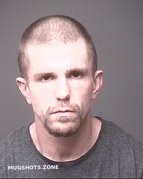 CLARK BRANDON DERREK 03/20/2022 - Dubuque County Mugshots Zone