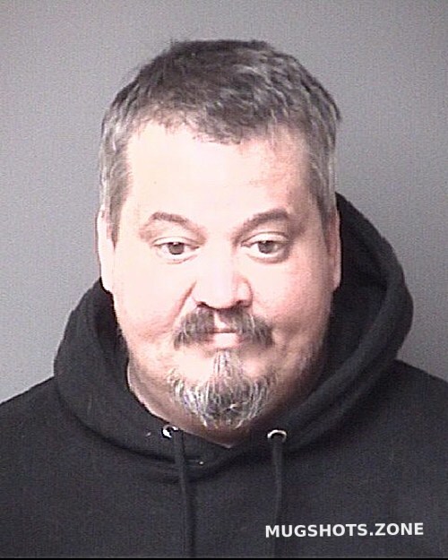 PARRETT ERICK CHRISTOPHER 04/01/2022 - Dubuque County Mugshots Zone