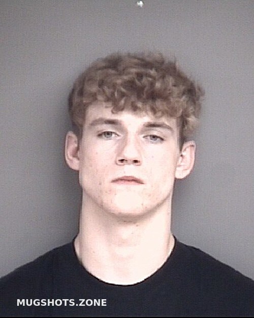 GARDNER GREYSON JOHN 08/26/2022 - Dubuque County Mugshots Zone