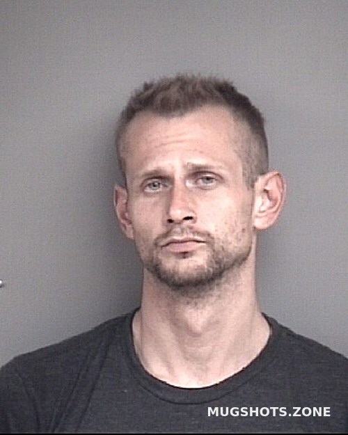 PLOESSL NICHOLAS EDWIN ARTHUR 08/26/2022 - Dubuque County Mugshots Zone