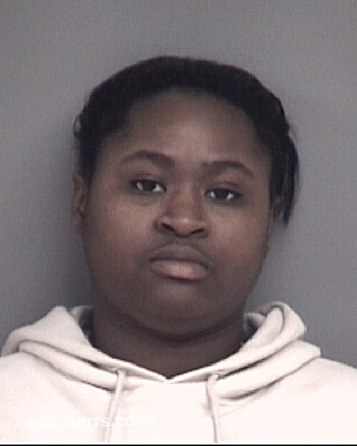 JOHNSON JADAH NACOLE 11/09/2022 - Dubuque County Mugshots Zone