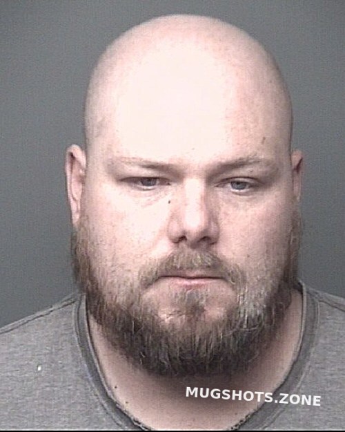 LUENSMANN ANDREW JOSEPH 11/18/2022 - Dubuque County Mugshots Zone