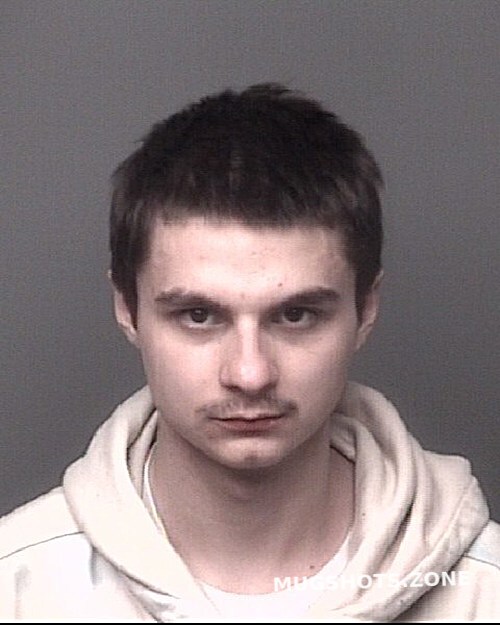 LYONS NOAH ROBERT 02/09/2023 - Dubuque County Mugshots Zone